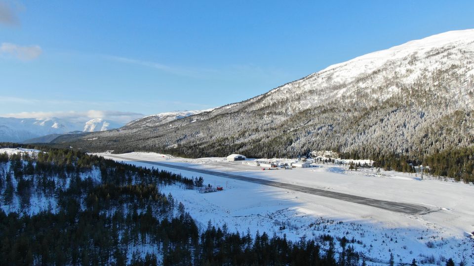Tårnene ved Sogndal og Førde lufthavn drives fra Avinors nye tårnsenter ...