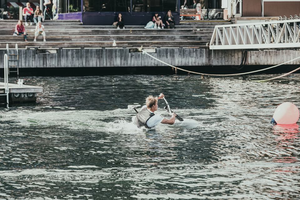 Verdens første «uoffisielle» hydrofoilsykkel mester: Eivind Vold ...