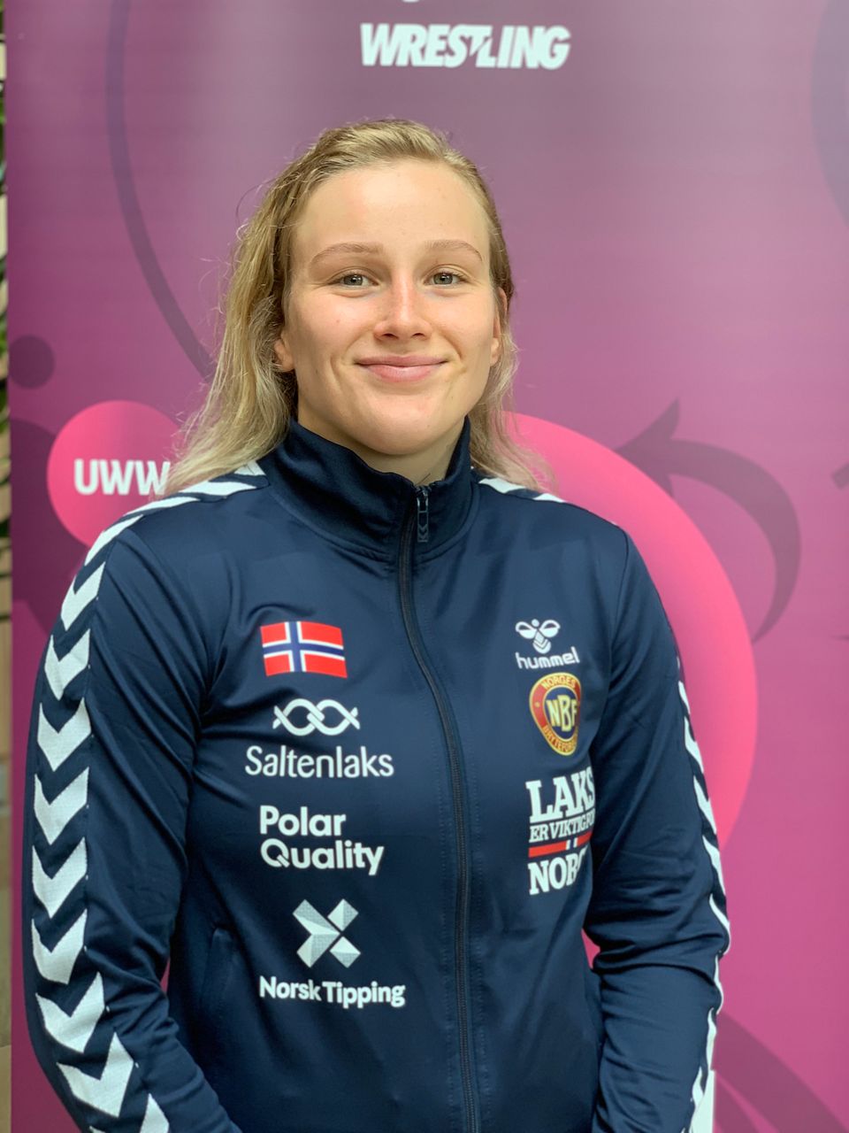 Iselin Solheim bryter om bronse i EM. | Norges Bryteforbund