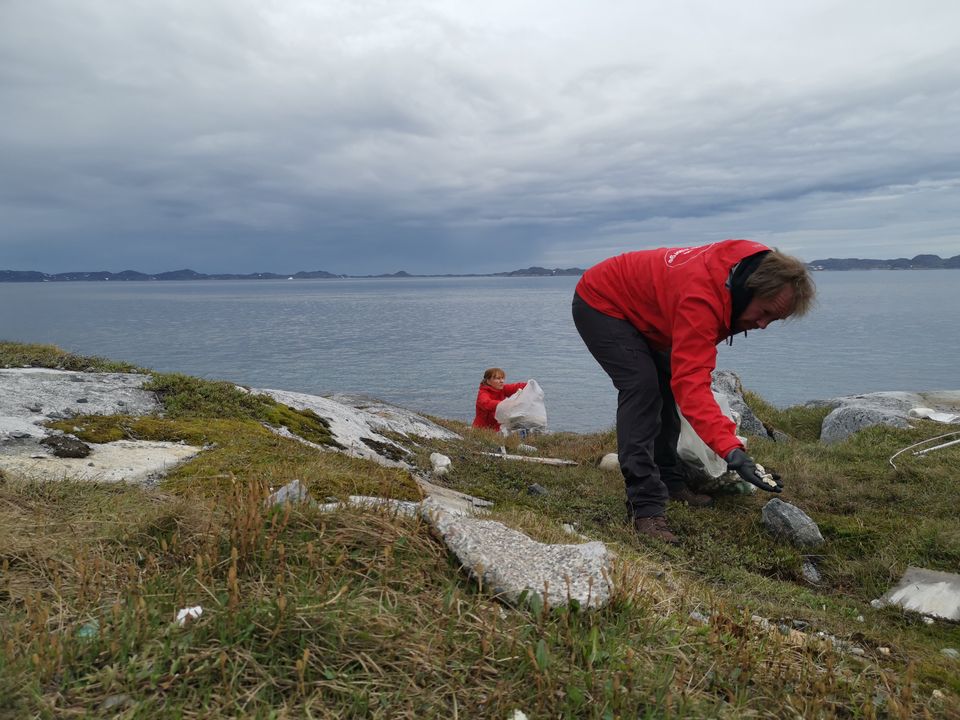 Tusenvis av kilo søppel ryddet i Arktis via prosjektet Arctic Cleanup | Hold Norge Rent