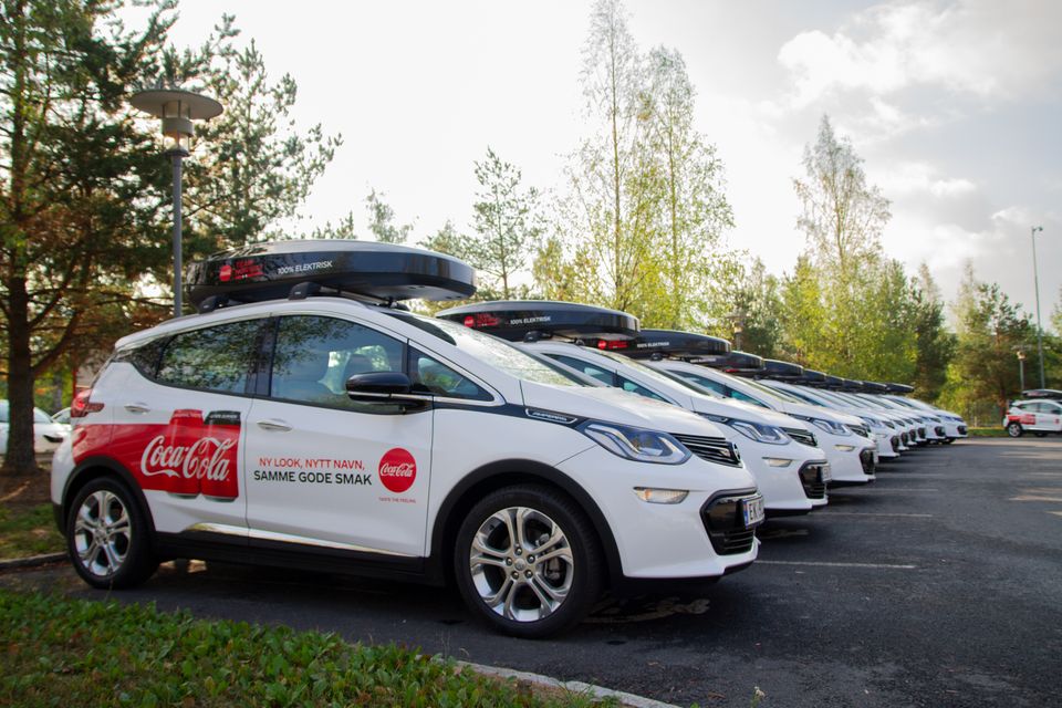 Coca-Cola skifter ut fossile firmabiler | Coca-Cola Norge og Coca-Cola ...