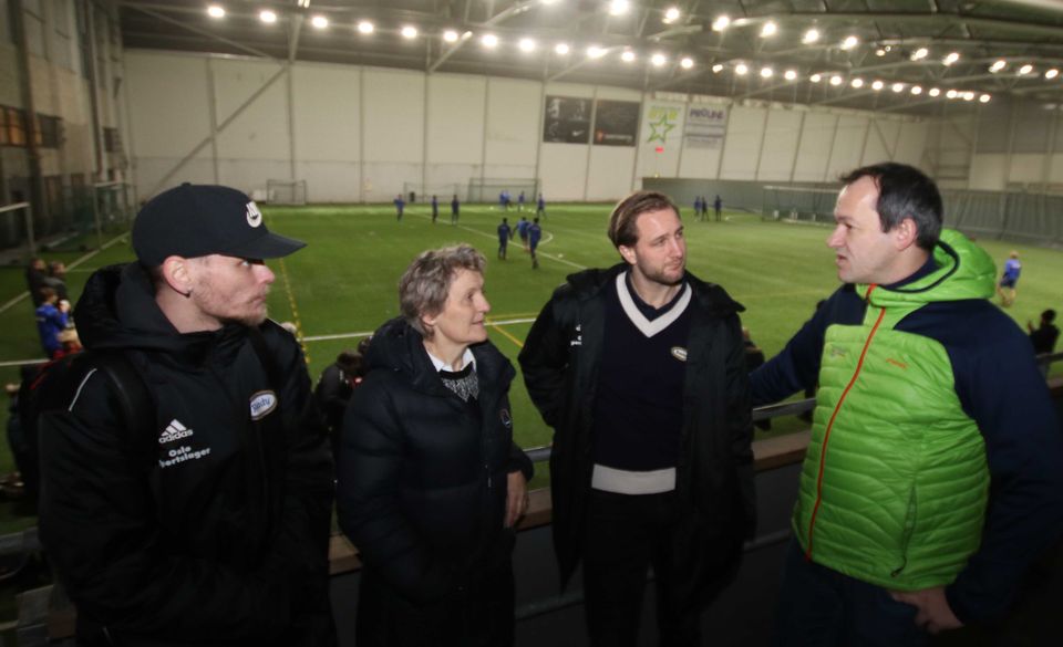 Regjeringen og Norges idrettsforbund går sammen for å bryte stillheten ...