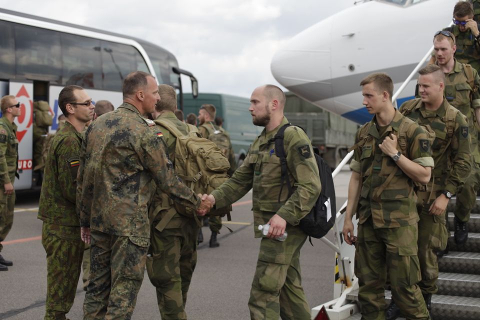 Norske soldater på plass i Litauen – Klare for NATO operasjon | Hæren