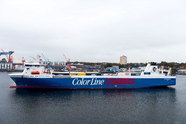 Color Line med unikt transporttilbud - Containere på skip og tog ...