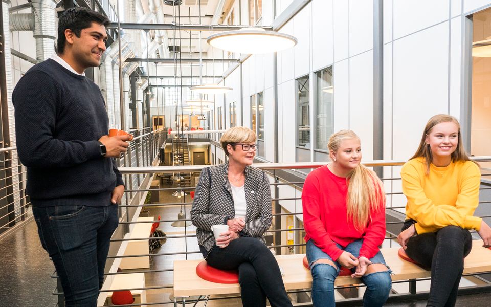 Norges beste skole? Akademiet og Heltberg i Drammen driver ...