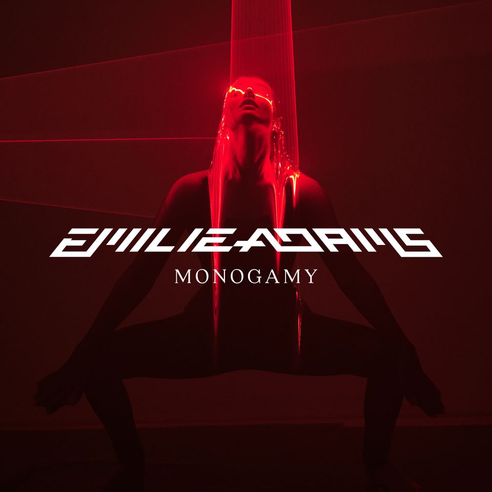 Emilie Adams om respekt og monogami | Sony Music Norway