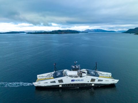 MF Hydra sails on zero-emission liquid hydrogen | Statens vegvesen