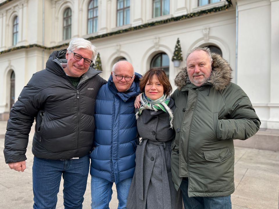 Julesendinger med innestemme fra Finn Bjelke og Hans Morten Hansen ...