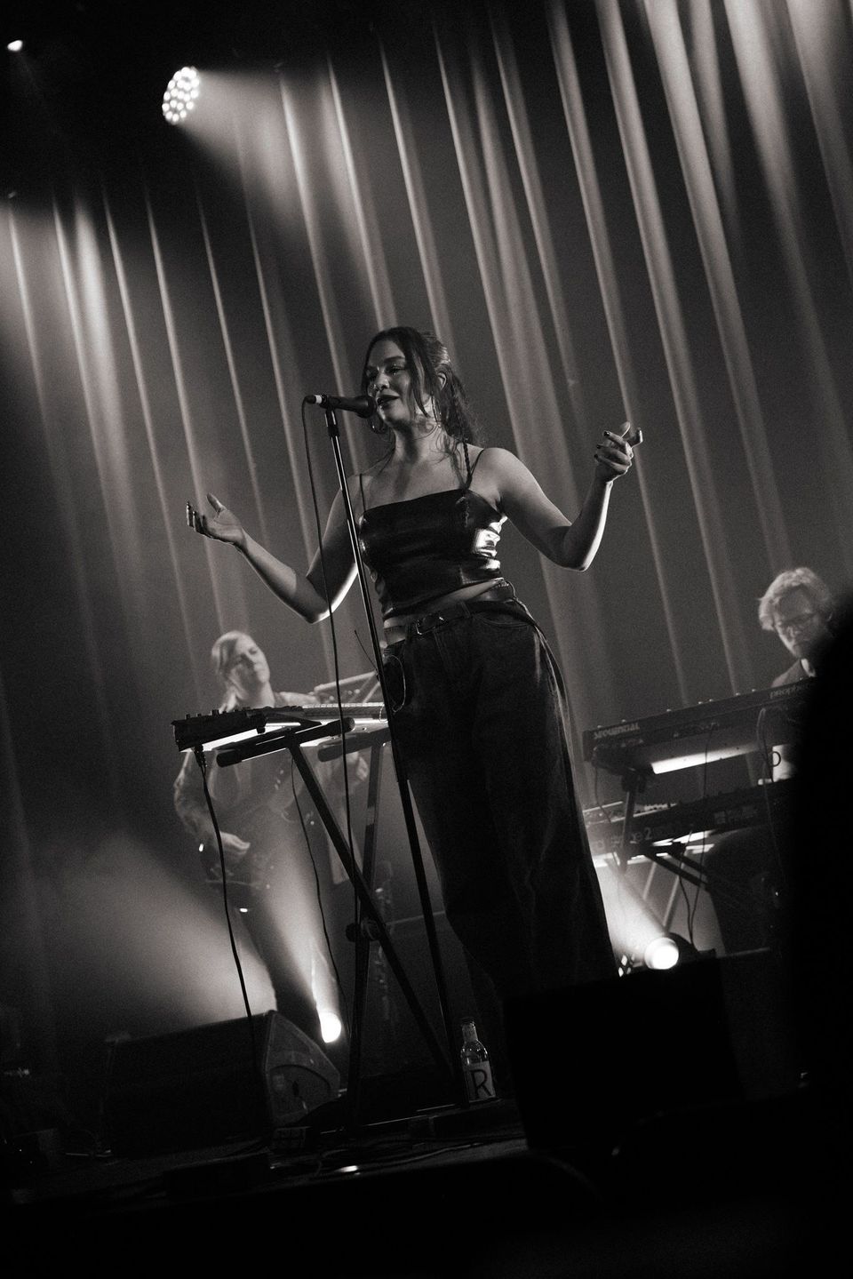 Marte Eberson slipper sår og suggererende 8 minutters verk, live fra ...