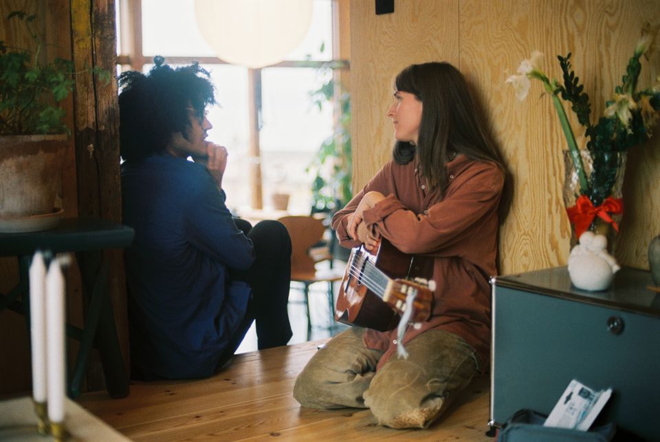 Indie-folk duo Konradsen and RnB/Soul artist Beharie join forces on ...