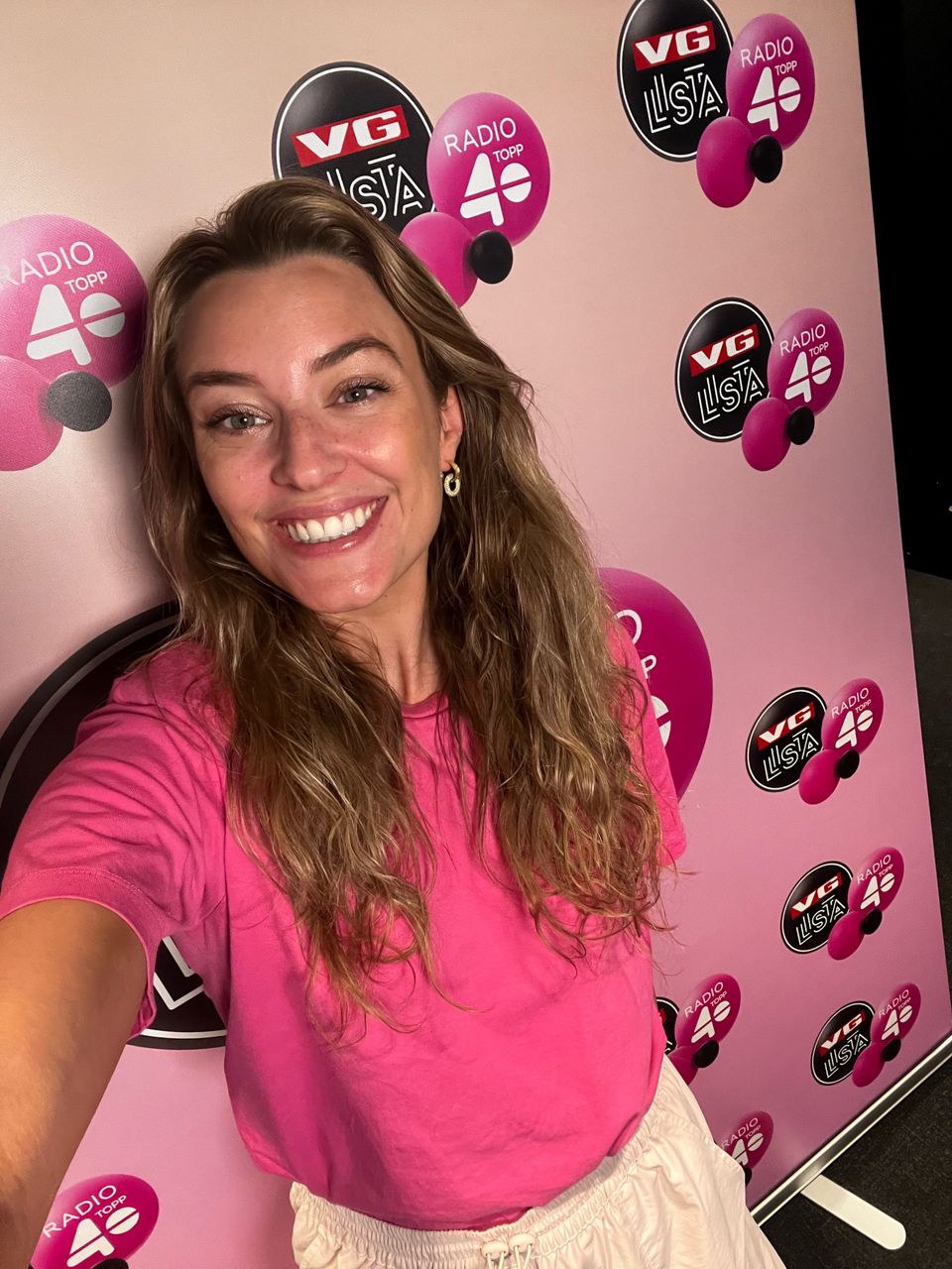 Marte Bratberg varmer opp før VG-lista Topp 40 | Bauer Media AS