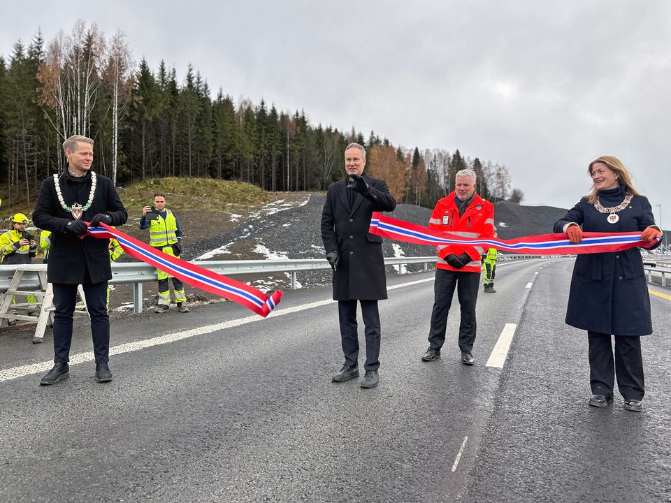 Åpnet ny motorveg nord for Oslo en måned tidligere enn planlagt ut en ...