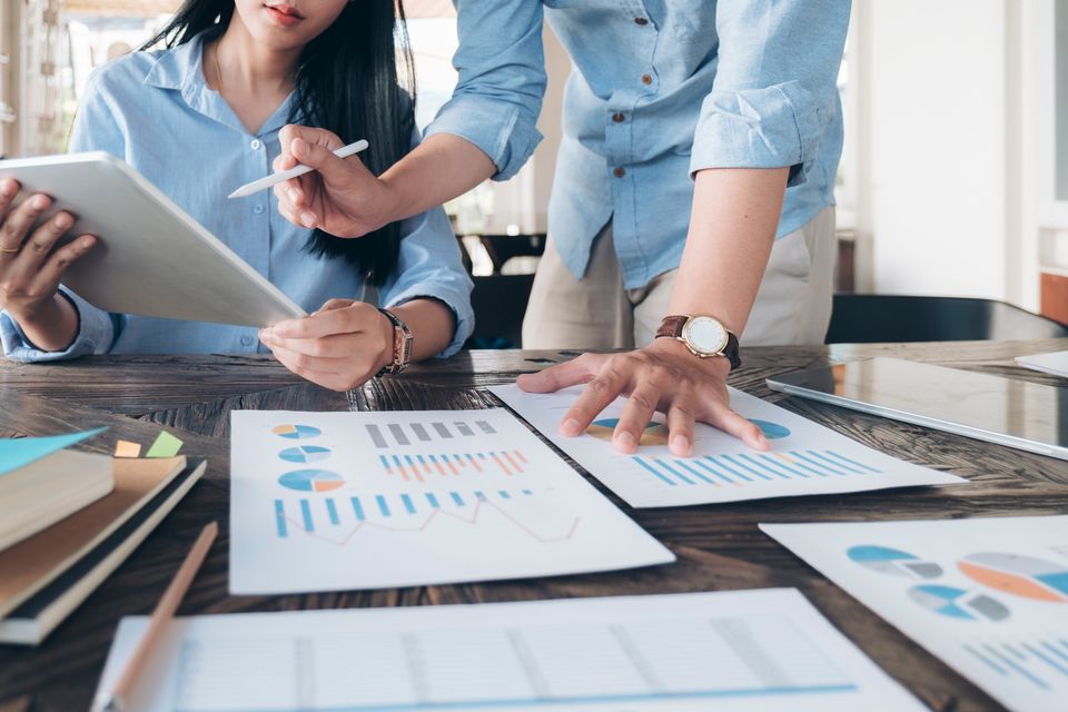 9 av 10 selskaper som bruker AI til å forbedre KPI-er ser tydelige ...