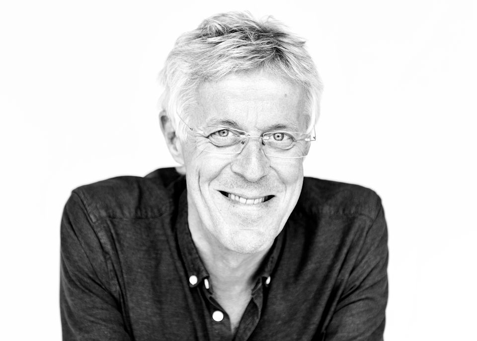 Petter Fiskum Myhr griper tidsånden i boka Ny dag, ny nåde | Manuskript ...
