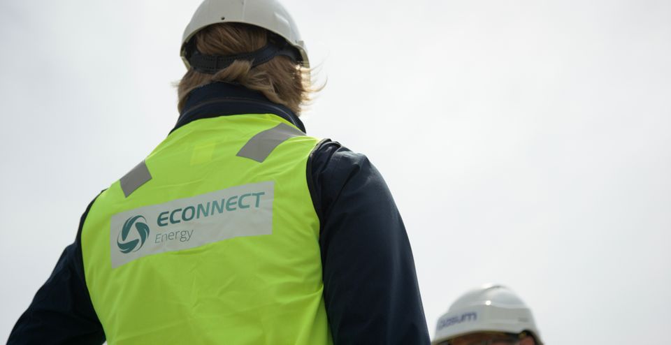 FSRU Wilhelmshaven and ECOnnect have initiated installation of DET's ...