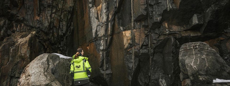 Norge Mineraler kjøper hjørnesteinsbedriften Skaland Graphite, Europas ...