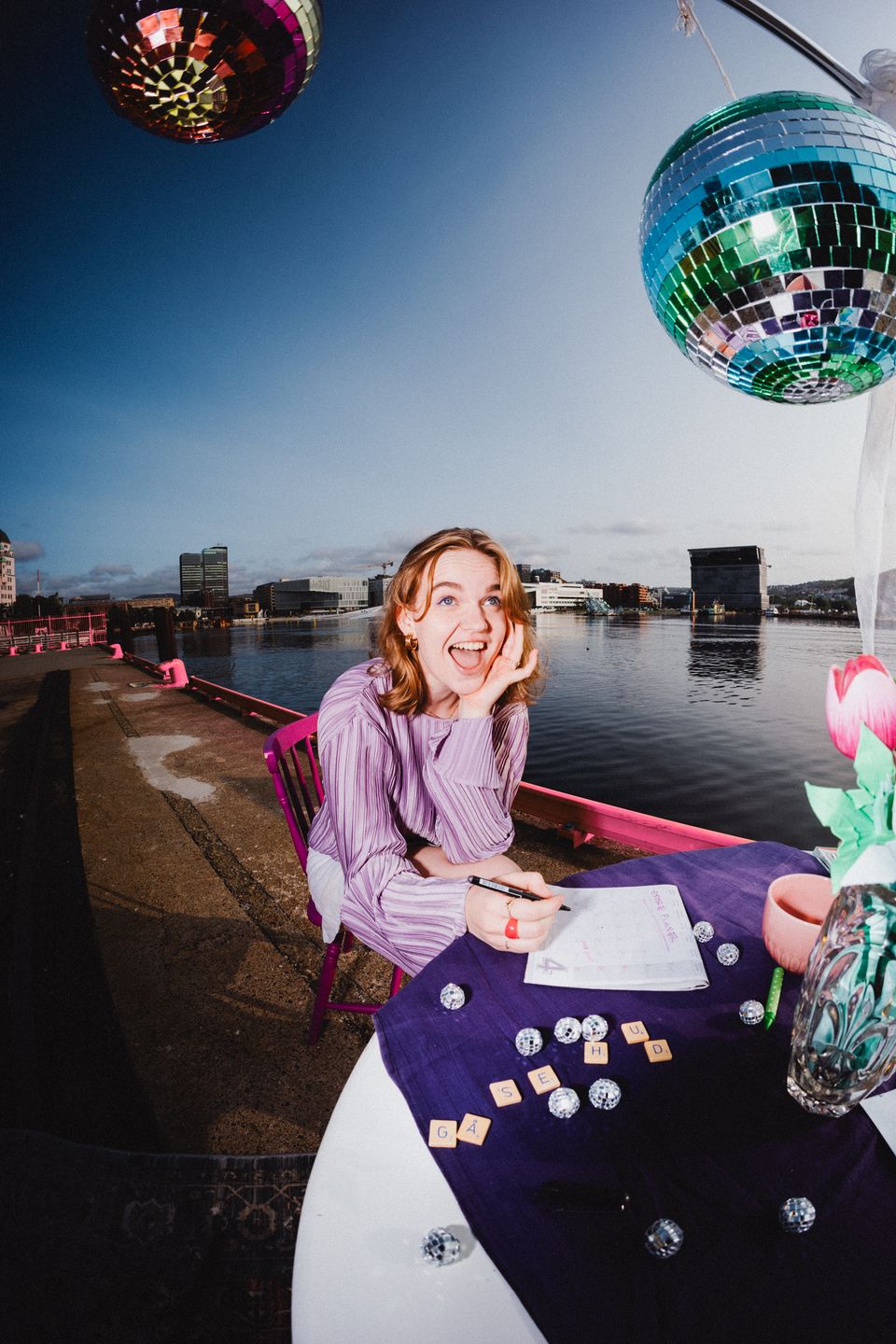 Emily Hammer med lekne og levende ord om store og nære temaer ...