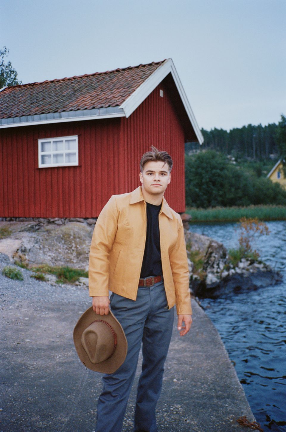 Tobias Sten lengter ‘‘Heim te ståvo’’ | Universal Music Norge